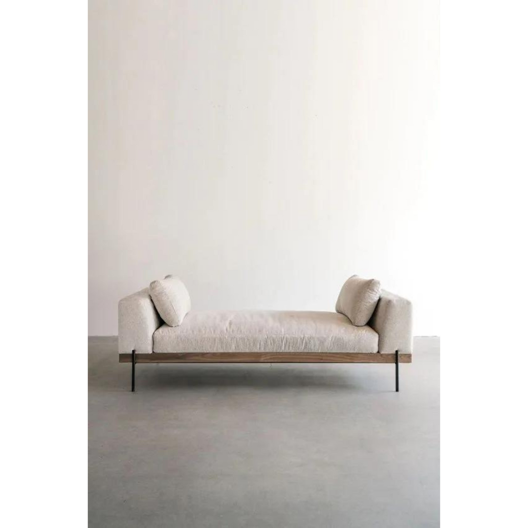 Aya Bench – Art of Curation
