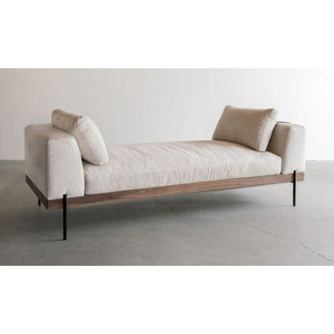 Aya Bench – Art of Curation