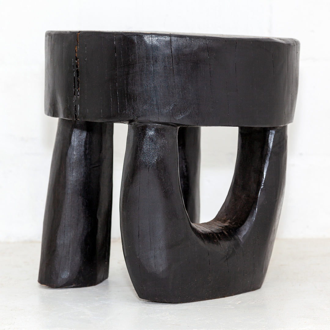 U-design Side Table Black – Art of Curation